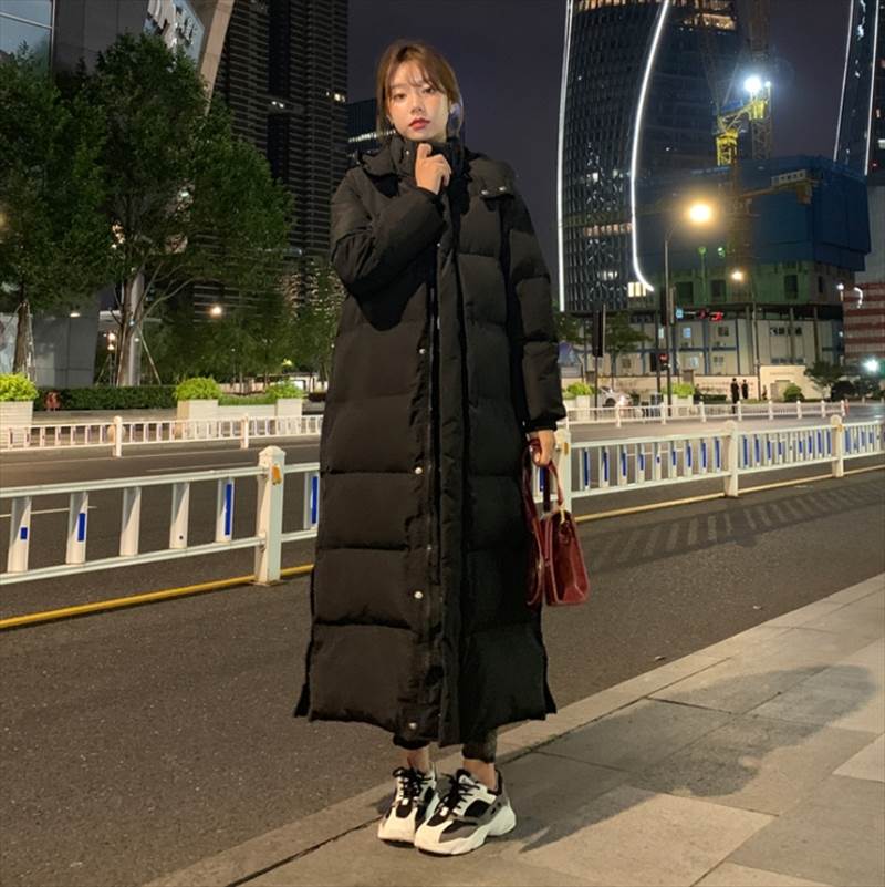 足元まですっぽりで暖かい、ロング丈のダウンコート。着ぶくれしないすっきりシルエット。お出かけコーデにおすすめなアイテムです。色展開 ブラック ホワイトサイズ S M L XL 2XLサイズ(cm)S /肩幅 39 /バスト 104 /着丈 ...