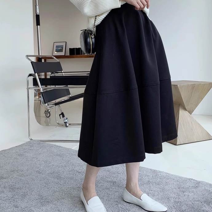 上品な印象を演出する立体的なアンブレラスカートハイウエストで美脚効果も抜群のAラインシルエットです春夏の装いに華やかさをプラスします色展開 ブラック カーキサイズ S M Lサイズ(cm)S /スカート丈 76 /ウエスト 67 /ヒップ ...