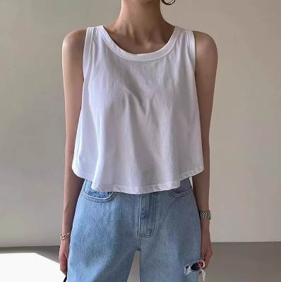 フリーサイズで、体型もカバーしてくれるので、着こなしの幅が広がります。ホワイトカラーは清潔感があり、春夏のトレンドを取り入れつつも、着る人の個性を引き立てるアイテムです。ぜひ、旅行やリゾート、普段使いなど、さまざまなシーンで活躍させてみてく...