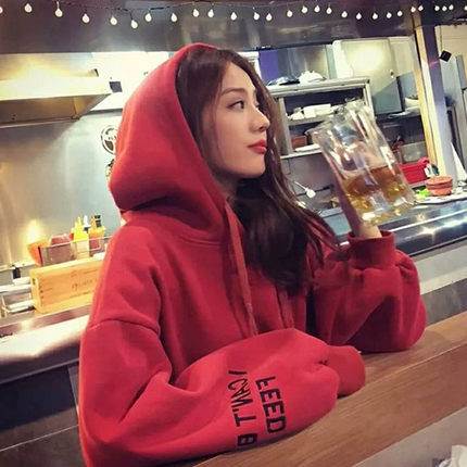 list6096クールな印象の英字プリントパーカービッグなフーディーで小顔効果も◎色展開 レッド ブルー ブラックサイズ M L XL 2XLサイズ(cm)M /バスト 110 /着丈 75 /肩幅 58 /袖丈 51L /バスト 116 ...