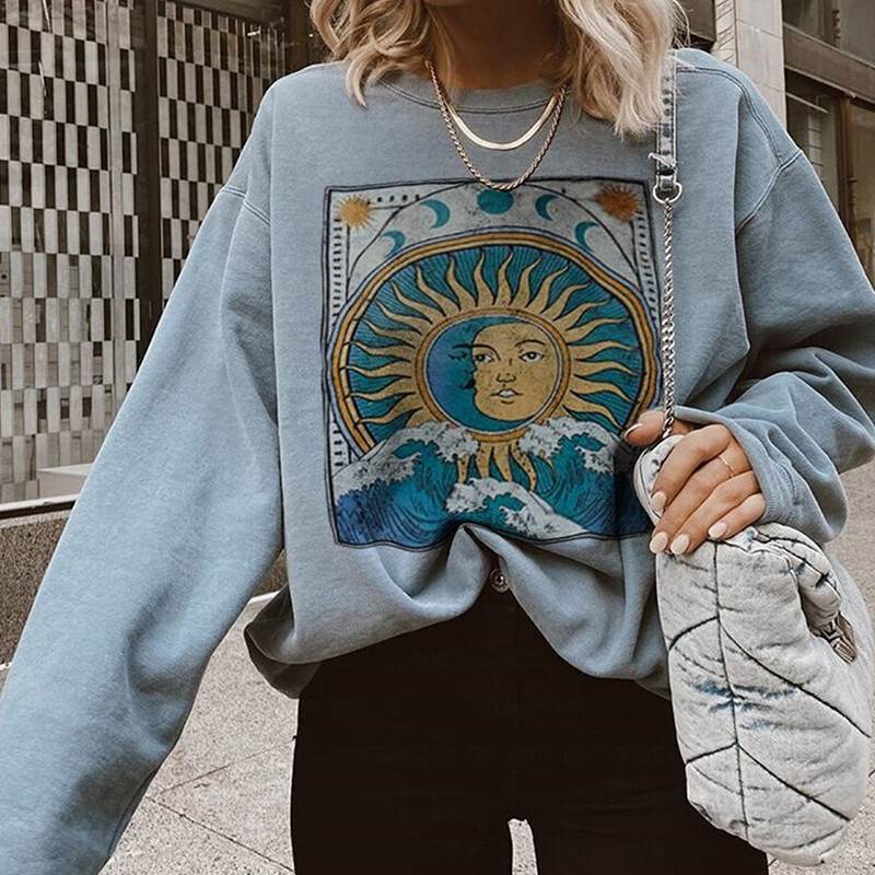 list7960ユニークなプリント柄が映える長袖トレーナー。ゆるっとかわいいヴィンテージライクな1枚。色展開 ヘイズブルーサイズ S M Lサイズ(cm)S /着丈 63 /バスト 116 /肩袖丈 70M /着丈 65 /バスト 120 ...