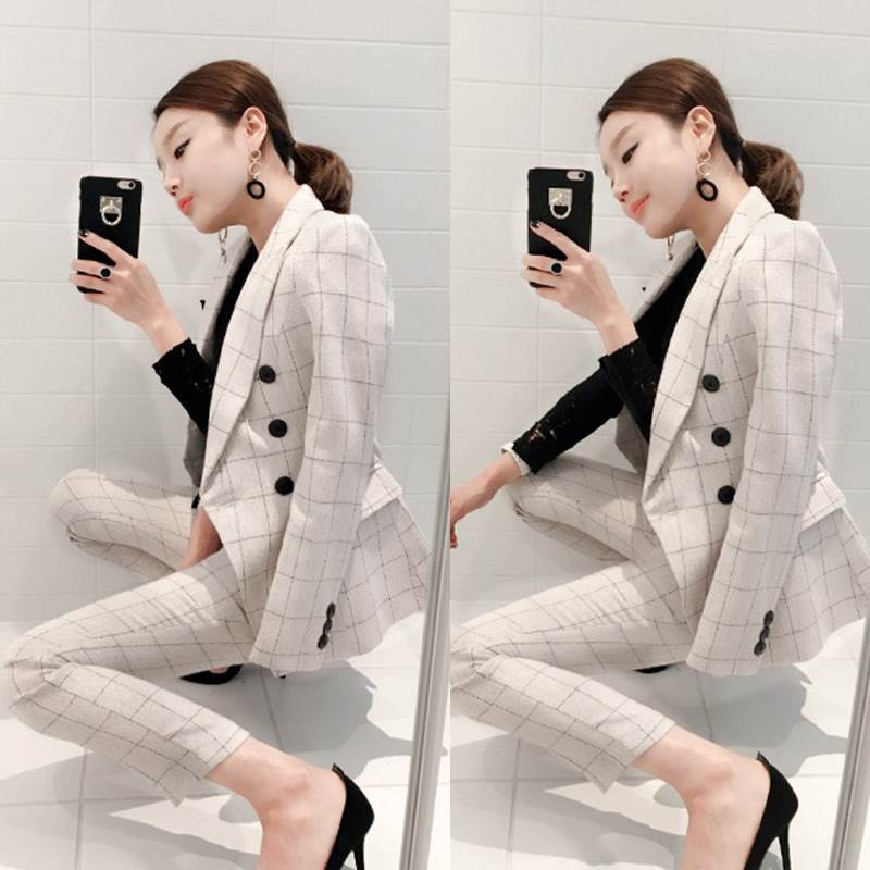 シックで女性らしい大人フェミンなパンツセットアップ。通勤・セレモニーなど様々なシーンで幅広く着まわしできます。クラシカルなチェック柄がポイント。それぞれ単品でも使えて着まわし度抜群のアイテムです。色展開 ホワイト ブラックサイズ XS S ...