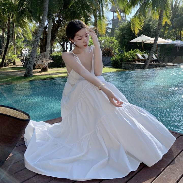 バックが大胆に開いたエレガントなロングドレス。ふわっと広がるドレスはシルエットを綺麗に魅せます。結婚式やパーティにピッタリな1枚です◎色展開 ホワイト ブラックサイズ S M Lサイズ(cm)S /バスト 86 /ウェスト 66 /着丈 1...