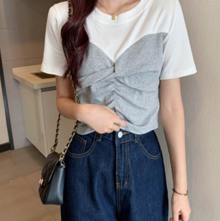 カジュアルに着用できるトップス。ラウンドネック半袖。色展開 グレー ピンク ブラックサイズ Fサイズ(cm)F /着丈 46 /バスト 82-102 /肩幅 35《商品について》※当ショップは海外からのノーブランド商品になります。海外製品の...