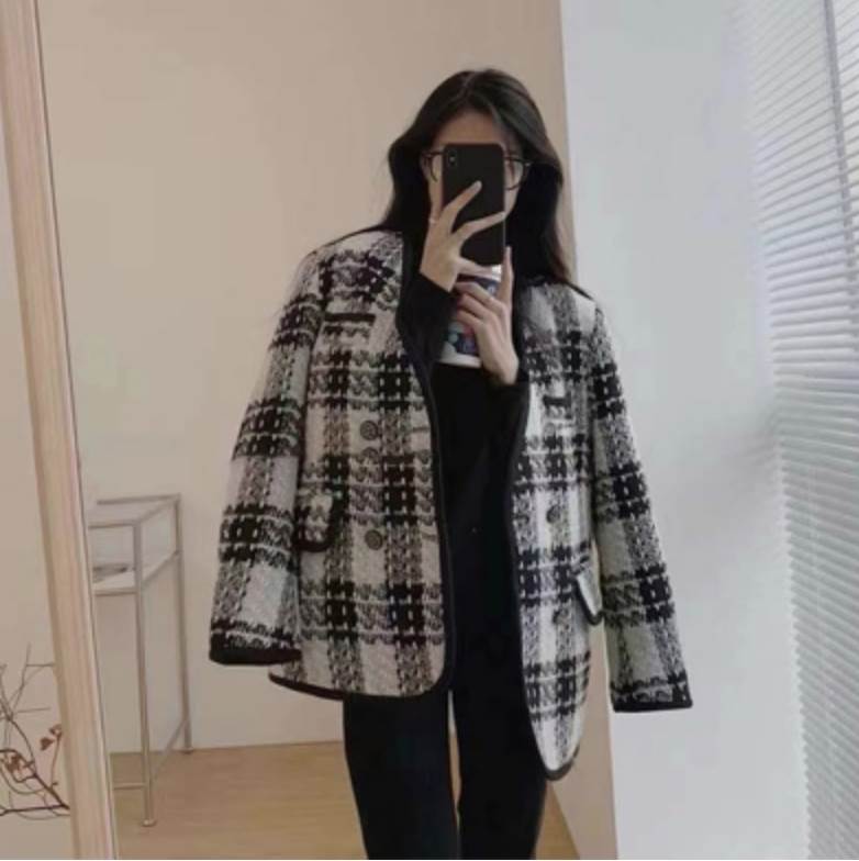 シックな雰囲気で着用できるジャケット。配色が特徴的なアイテム。色展開 ブラックサイズ M L XLサイズ(cm)M /着丈 71 /バスト 116 /袖丈 59L /着丈 72 /バスト 120 /袖丈 60XL /着丈 73 /バスト 1...