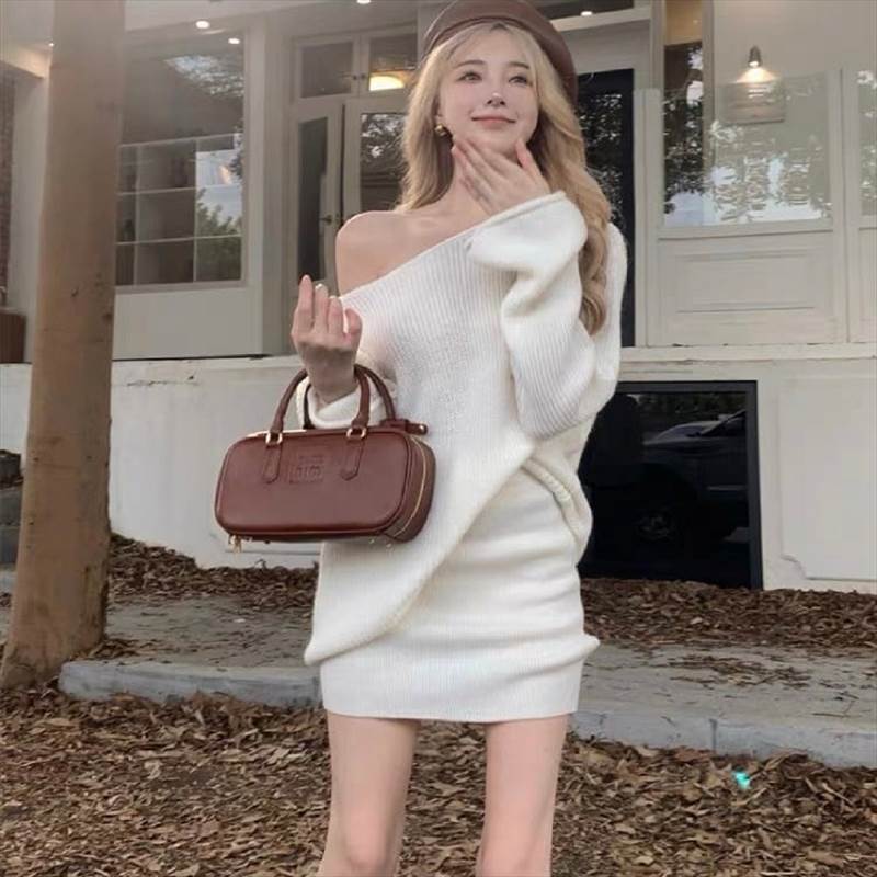 華やかで上品なセットアップが登場！ルーズニットトップスとタイトミニ丈スカートの組み合わせで、女性らしさを演出します。ルーズニットトップスはふふんわりとしたシルエット。萌え袖がアクセントとなり、さらにかわいらしさをプラス。ワンショルダースタイ...