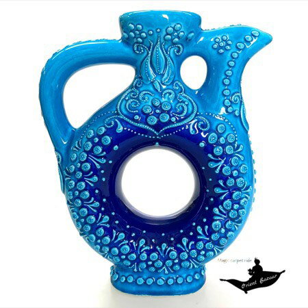 材質 陶器 大きさ 画像参照 備考 トルコ産の手描陶器です。生活を明るく彩ります。全て手描きの一点物♪ハンドメイドのため一点ずつ多少ことなります。全国送料520円にて承ります。他の商品も合算してご購入の場合はホームページ送料の欄をご参照くだ...