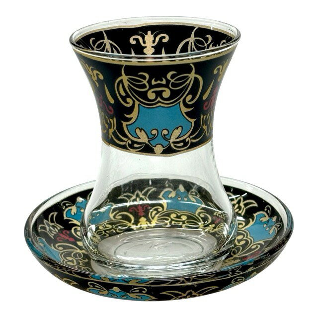 材質 耐熱性ガラス 大きさ グラス高さ約9cm　 ソーサー高さ約2．3cm　直径約10cm 備考 伝統的な形状にモダン且つ伝統的なプリント柄が斬新な一点。トルコの家庭では食器洗浄機普及率が高く耐熱対応ですが、装飾性や柄を長持ちさせるためにも...