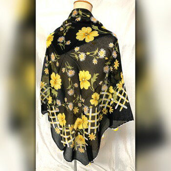 材質 コットン 大きさ 房は含まず約98×98cm 備考 オヤスカーフは縁取りが丁寧なトルコ刺繍【オヤ】が施されたトルコの伝統的な手芸作品になります。トルコ人女性の華やかさをさらに彩るトルコのスカーフ。縁取りは一点ずつ手作りで施され中心の図...