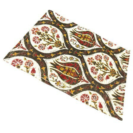 材質 アクリル＆コットン 大きさ 約30cm×約40cm 備考 トルコの美しい生地をさらに安く、さらにミニミニにしてご家庭で様々なシーンで使えるランチョンマットに仕上げました♪玄関先に、テーブルのセンターで、花瓶の下に、ランチョンマットとし...