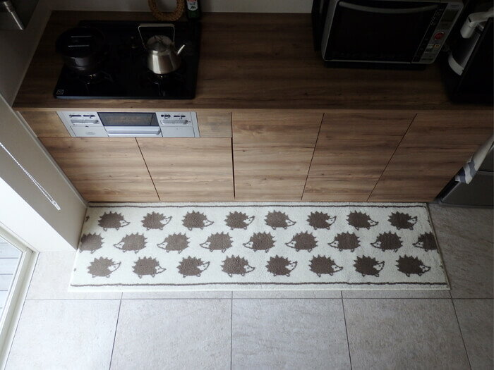 A＝55cm　B＝220cm 商品詳細 サイズ 55×220cm 素材 アクリル100％（抗菌防臭SEK規格） 他 生地の厚み：約15mm 滑りにくい加工済み 洗濯可：洗濯ネット使用必須 （ネットの隙間から縫製が引っかかる事例があるので細か...
