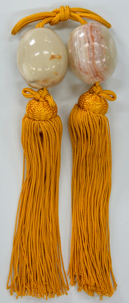 　■　商品詳細　■ 【商品名】 オニキス風鎮　（房金茶）　 【材質】 オニキス（天然石） 写真はサンプル画像です。 玉は天然の為、模様が異なります。 【即日出荷可能商品】15:00までのご注文でお支払い確認ができた場合は当日出荷。■　 オニ...