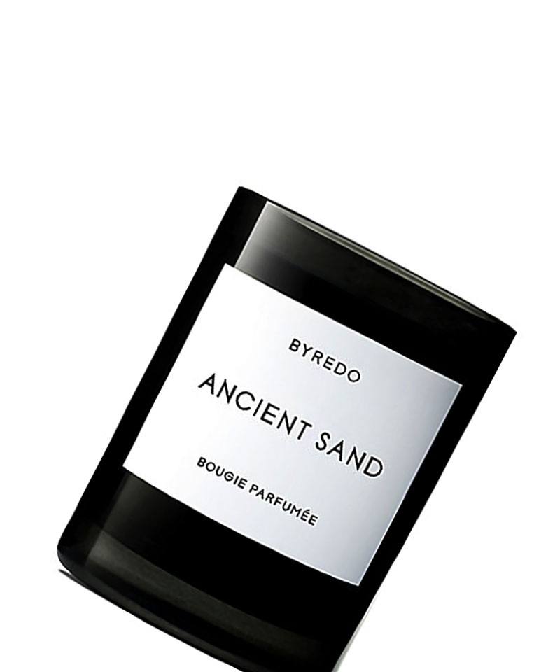 商品詳細 ブランド名バイレード（BYREDO） 商品名フレグランスキャンドル　エインシェント　サンド　240g（限定品） 内容量240g／燃焼時間：約60時間 商品説明限定キャンドルの「エインシェント サンド」はホリデーシーズンを祝い、家族...