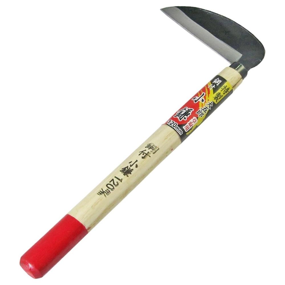 商品特徴 ・切れ味に優れた特製大五郎の鋼付き小鎌です。 ・硬い鋼部分と柔らかい地金部分を組み合わせ、切れ味の良さと研ぎ直しやすさを両立しています。 ・草の根本を削り刈るような除草作業に適しています。 ・家庭菜園や庭の除草など、細かな草取り作...