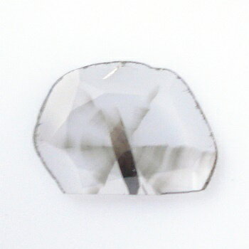 重量：約0.29cts サイズ：写真参照 産地：アフリカ 説明：【珍品トラピチェダイヤモンド】スライスダイヤモンドを【ゴールデンウィーク】特別価格にてご提供!! 薄く薄くスライスしたホワイトシルバーに輝く透明感のあるダイヤモンドです!! ト...