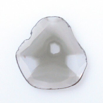 重量：約0.34cts サイズ：写真参照 産地：アフリカ 説明：【珍品トラピチェダイヤモンド】スライスダイヤモンドを【ゴールデンウィーク】特別価格にてご提供!! 薄く薄くスライスしたホワイトシルバーに輝く透明感のあるダイヤモンドです!! ト...