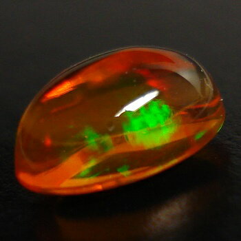 重量：約0.92cts サイズ：約5.2×8.1mm 産地：メキシコ 説明：【とってもかわいい】【オーロラの涙石】メキシコオパールを【梅雨空を吹き飛ばせ】特別価格にてご提供!! カボションにオーロラを閉じ込めたような遊色効果が楽しめるメキシ...