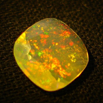 重量：約0.76cts サイズ：約7.1×7.1mm 産地：エチオピア 説明：【ファセットカットに強い赤斑】エチオピア産オパールを【重陽の節句】特別価格にてご提供!! 遊色効果が楽しめるエチオピア産オパールをファセットカットにしました!! ...