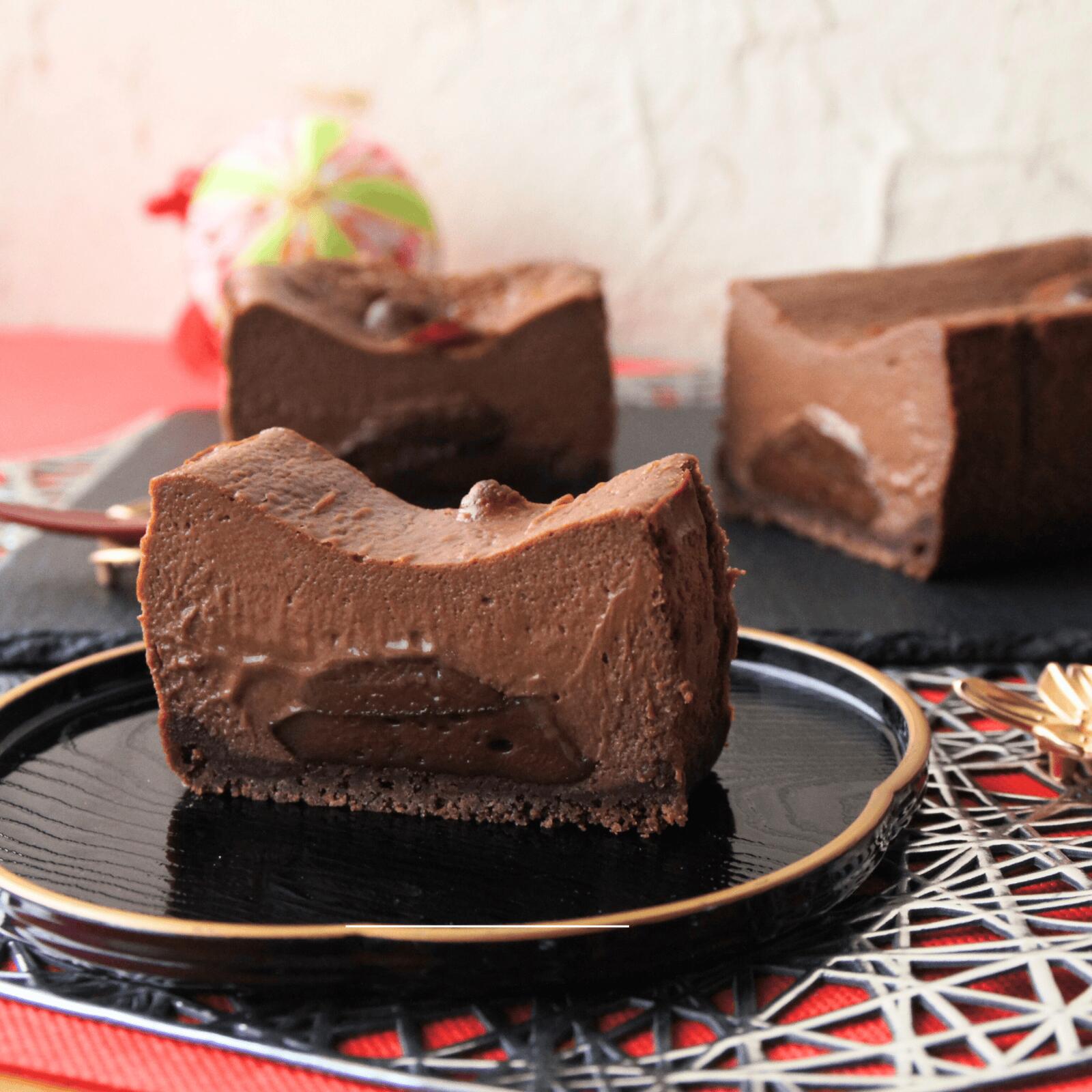 【 冬季限定 】 生チョコわらび生チーズケーキ ｜ 大人のご褒美スイーツ クリスマス ギフト お歳暮 わらび餅 チョコレート 生チョコ　冷凍ギフト 濃厚とろけるチョコレートチーズケーキの中から、こだわり生チョコわらび餅。和菓子とスイーツの今...