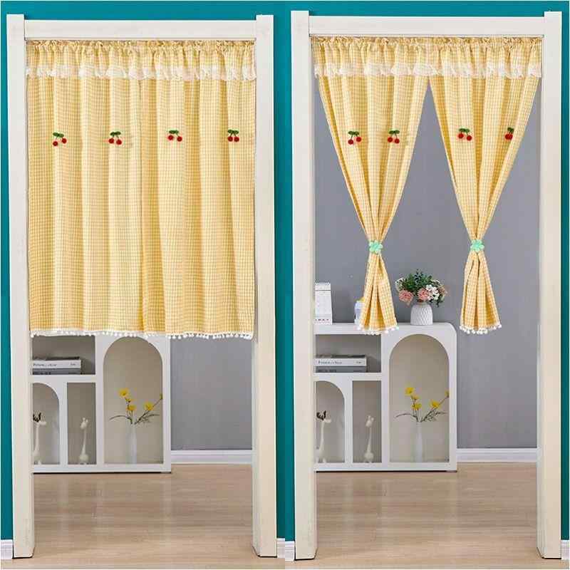 ・カテゴリ: ドアカーテン・スタイル: INS風・主な素材: ポリエステル・タイプ: マグネット式カーテン・柄: 植物花柄・使用場所: 子供部屋・カラー展開: クリームイエロー格子、クラシックグリーン・グレー格子・サイズ展開: 幅80cm×...