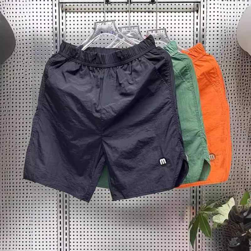 ・カテゴリ: スポーツカジュアルパンツ・スタイル: 韓国・: ベーシック・パンツシルエット: ストレート・丈: ショート丈・ウエスト: ミドルウエスト・前閉じ: ドローストリング・厚さ: 薄手・柄: 無地・主な素材: ポリエステル90%・着...