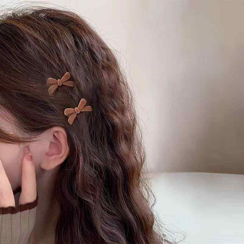 ・主な素材: ベロア・加工: 精密加工・ヘアクリップの分類: サイドクリップ・スタイル: ins風・カテゴリ: ヘッドドレス・対象: 女性・柄: リボン