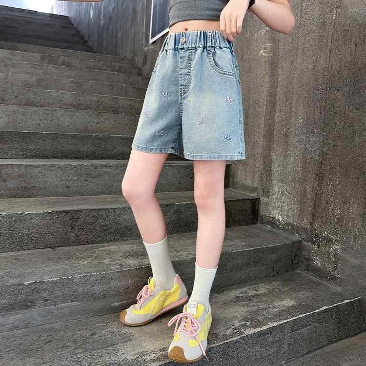 ・カテゴリ: デニムショートパンツ・スタイル: 韓国・主な素材: デニム65%・厚さ: 薄手・性別: 女性・柄・: カートゥーン、キュート、リボン・生地加工: 柔軟加工・ウエスト: ハイウエスト・ウエストタイプ: ゴムウエスト・カラー展開:...
