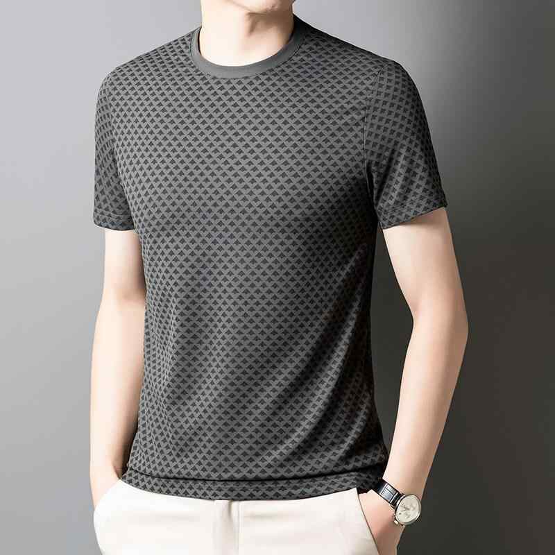 ・カテゴリ: Tシャツ・スタイル: きれいめカジュアル・主な素材: ポリエステル 83.6%、化繊混紡・柄: チェック・フィット: ゆったり・タイプ: プルオーバー・ネックライン: クルーネック・袖丈: 半袖・生地の厚さ: 薄手・着用シーン...