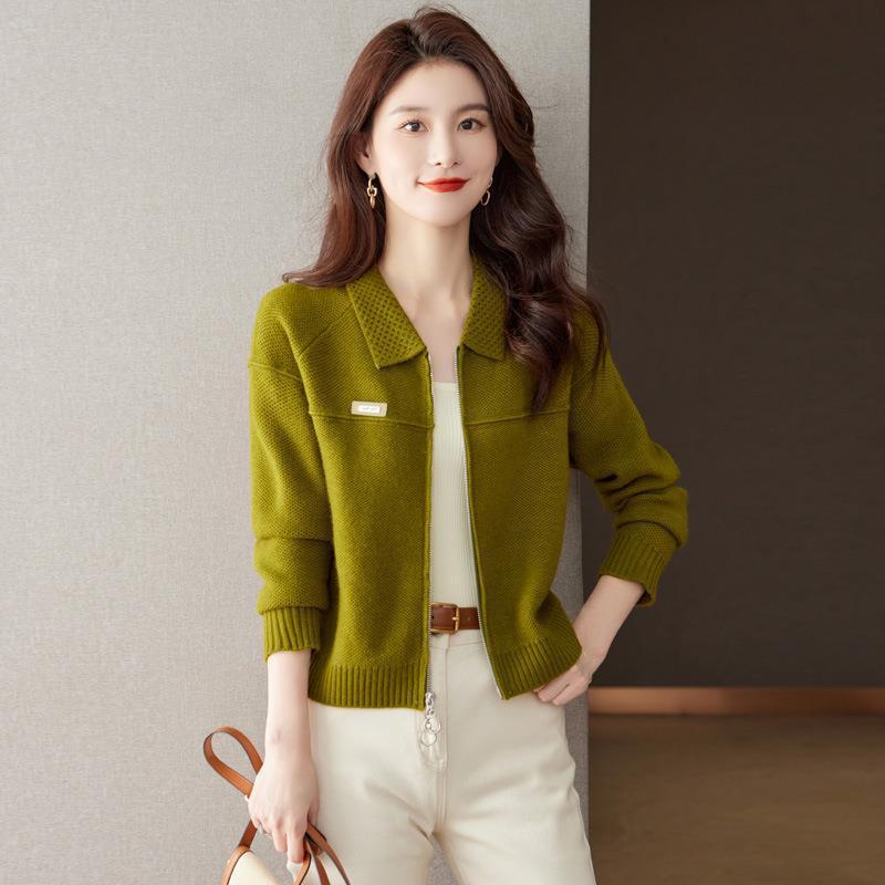 ・カテゴリ: ニット・主な素材: 羊毛50%〜70%未満・柄: 無地・厚さ: レギュラー・セット形式: 単品・スタイル: ベーシック、きれいめ通勤・シルエット: ゆったり・袖タイプ: レギュラー・ネックライン: 襟付き・袖丈: 長袖・着丈:...