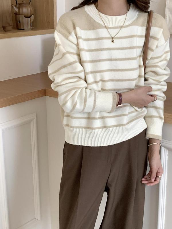 ・カテゴリ: セーター・スタイル: 日韓カジュアル・テイスト: 韓国・素材タイプ: ニット・主な素材: ポリエステル50～70%・素材2: アクリル30～50%・ネックライン: クルーネック・袖丈: 長袖・袖タイプ: レギュラー袖・: プル...