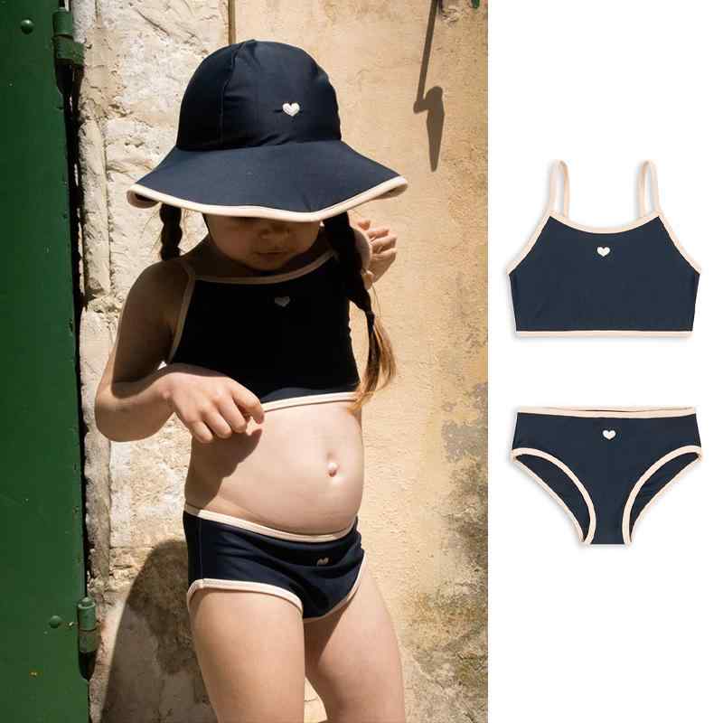 ・カテゴリ: セパレートスイムスーツ・対象年齢: 1-6歳・対象性別: 女の子・スタイル: 三角パンツ・: 高弾性、小・主な素材: ポリエステル84%・裏地: ライクラ・裏地素材: ポリエステル84%・用途: 游泳・カラー展開: ディープブ...