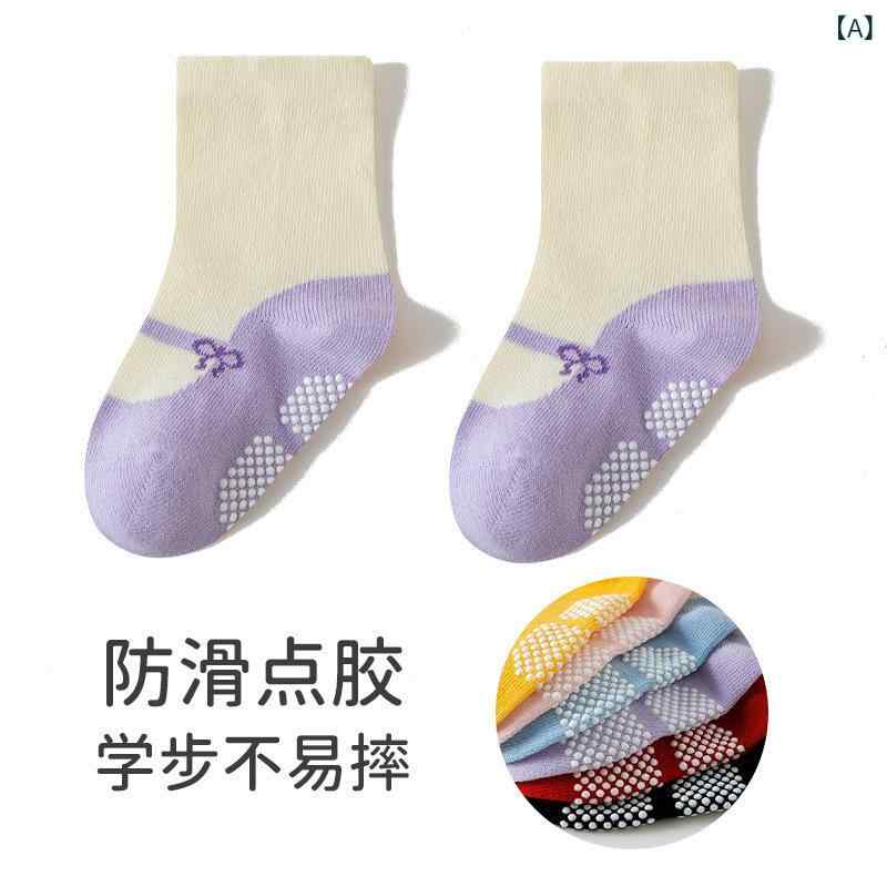 ・カテゴリ: 子供靴下・対象: 男女・種類: 普通靴下・柄: 提花・筒丈: 短筒・厚み: 中厚・主な素材: 綿75%・カラー展開: 紫、赤、黄、黒、青、粉・サイズ展開: XS、S・年齢: 1～3歳、80～100cm