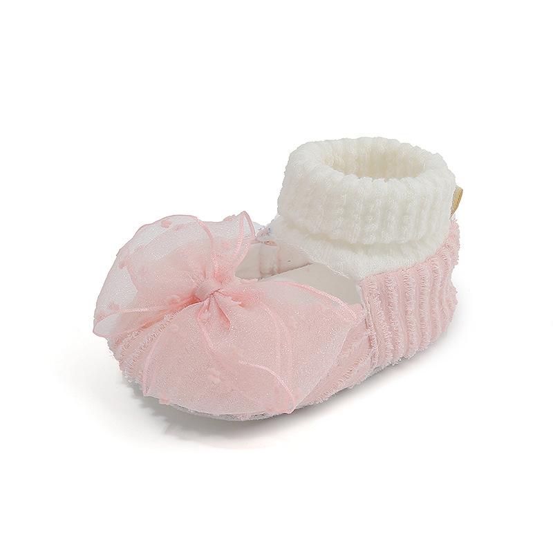 ・カテゴリ: 歩き始めシューズ・スタイル: カジュアル・靴面素材: 綿・カラー展開: ピンク、白、黄、緑・サイズ: 内長12cm・性別: 女性・対象年齢: 12〜36ヶ月