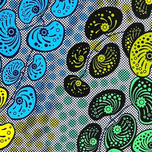 アフリカでは主にドレスや普段着を作る布ですが、バッグ、小物など幅広くアフリカの人々の暮らしに使われている布です。 お洋服だけでなく、個性的なアフリカンプリントの生地でマルチカバーやカーテンなどインテリア雑貨を作ってもステキです! 品　質　:...