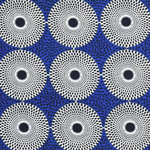 アフリカでは主にドレスや普段着を作る布ですが、バッグ、小物など幅広くアフリカの人々の暮らしに使われている布です。 お洋服だけでなく、個性的なアフリカンプリントの生地でマルチカバーやカーテンなどインテリア雑貨を作ってもステキです! 品　質　:...