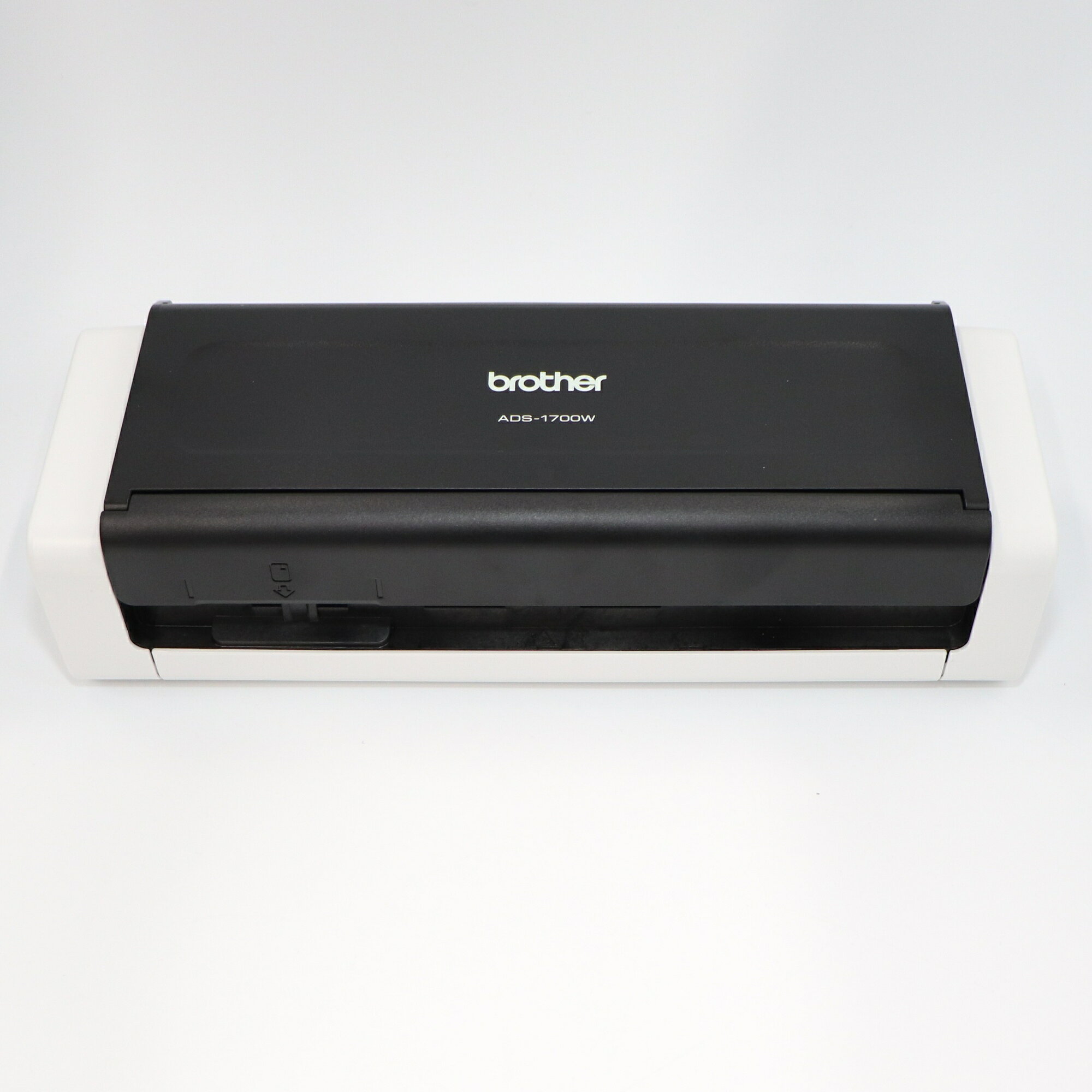 中古品 / 清掃済 / 通電確認済 / 購入2025年 / 軽微な傷や汚れが多少あるものの、動作や機能には問題のない非常に状態の良い美品です。 【状態】 必ず画像にてご確認をお願いします。 ・全体的に微細なスレやキズがあります。 ・取り切れ...