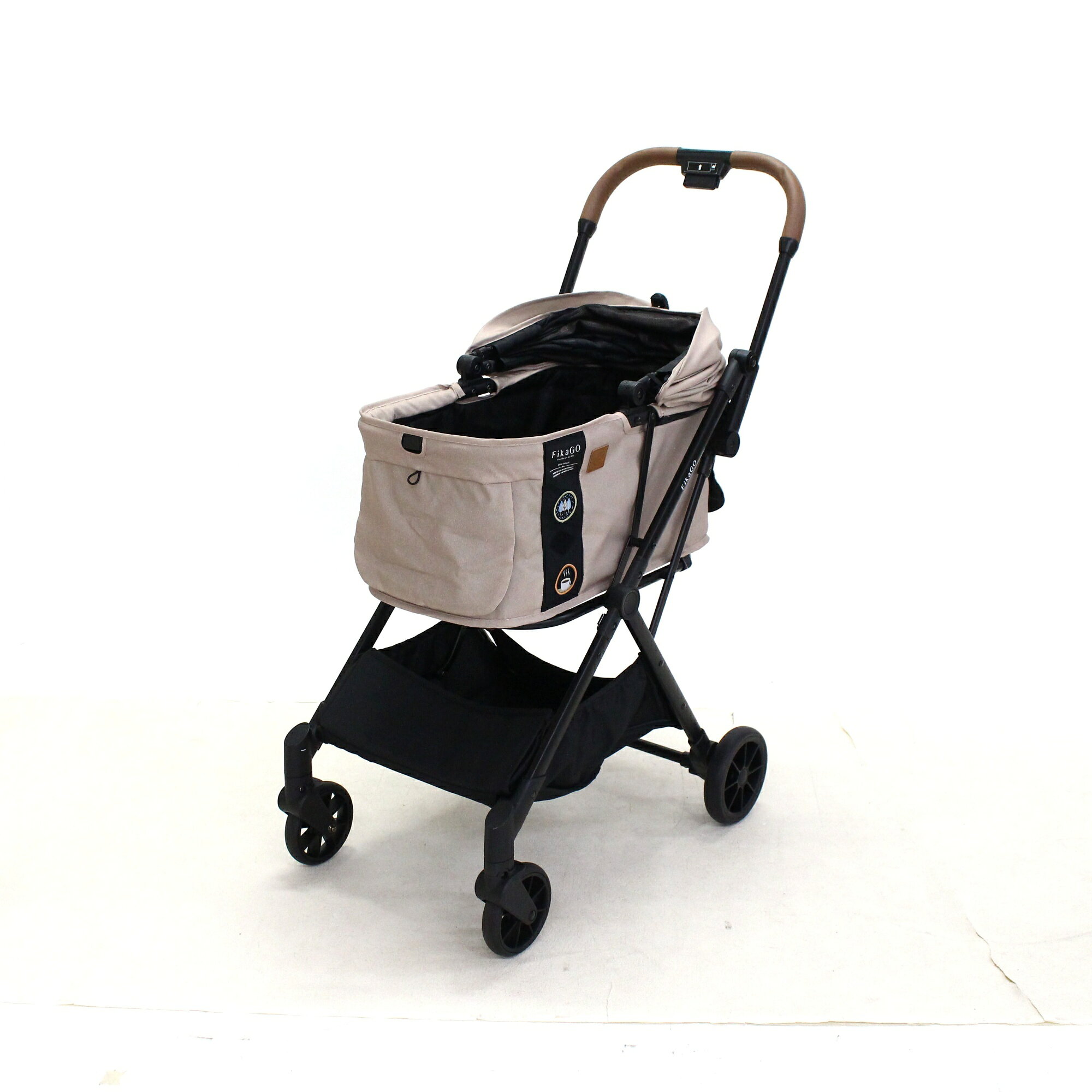中古品 / 清掃済 / 動作確認済 / 購入2026年 / ヒュッゲベージュ 目立つ傷があります。目立つ汚れがあります。 【状態】 必ず画像にてご確認をお願いします。 ・本体、付属品に使用によるスレやキズがございます。 ・取り切れないチリや...