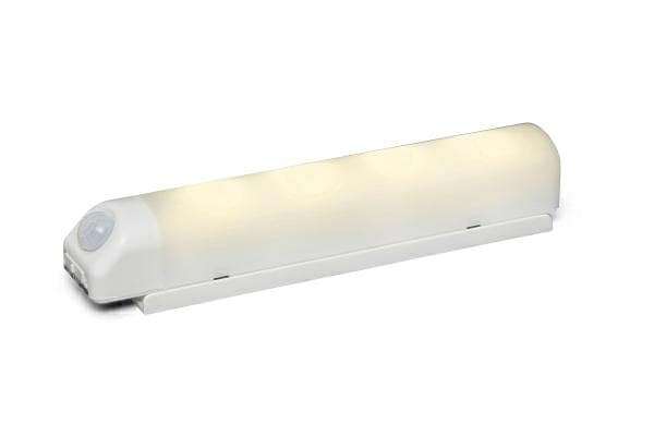 配送区分：LサイズI2R025U【新品/取寄品/代引不可】乾電池式LEDセンサーライト ウォールタイプ 電球色 BSL40WL-WV2※ご注文手続き後、当店より発送予定日または取寄商品の在庫有無・納期を記載したご注文確認メールをお送りいたし...