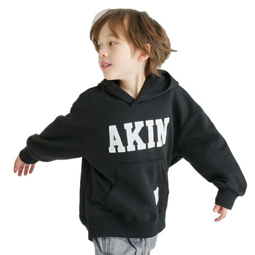 メーカー希望小売価格はメーカー商品タグに基づいて掲載しています 大きなカンガルーポケットがポイントのフードパーカー。 フロントの大きなプリントがポイントです。 速乾性にすぐれた素材を使用しているので冬の洗濯も楽です。 ----- 透け感：無...