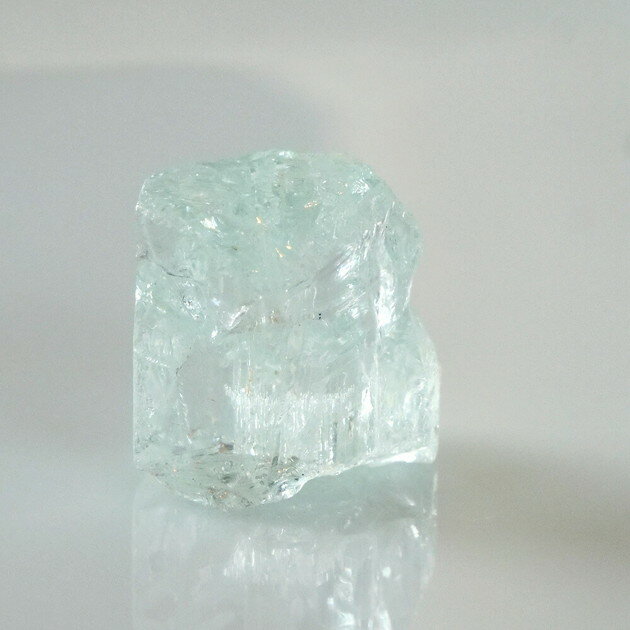 　◆　Item Info 【石の名前】 アクアマリン 【産地】 ブラジル 【石の大きさ】 画像をご確認ください。 【重さ】 2.6g 【カラット】 13ct 【備考】Aquamaline ウォーターメロントルマリン ベリル（緑柱石）の一種で...