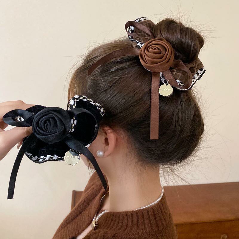 商品説明商品内容ヘアゴム素材ポリエステル?ゴム生産国中国サイズフリー:10*10CM※平置き採寸になります。実際のサイズとは誤差が出る場合がございますので、参考サイズとしてご覧ください。注意書き※商品写真は、できる限り現品を再現するように画...