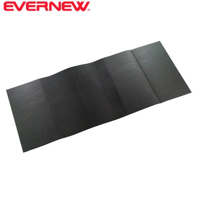 最低限の厚みと長さのマットが欲しい、そんなミニマリストのリクエストに応えて開発された。 厚みは底付きしない程度に薄くし、硬さを増すことで解消。 マットにありがちな「丸める収納」ではなく、折畳むことでザックの中に仕舞うことを可能にしたコンパク...