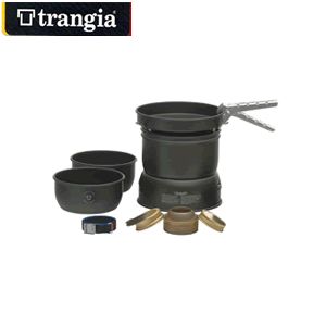 B25アルコールバーナーを使い、その火力を最大に引き出すために設計されているのがストームクッカーです。 アルコールバーナーを固定するベースとその熱を逃さないようにした風防+ゴトクで構成されています。 ベース部分の側面にある小さな穴から空気を...