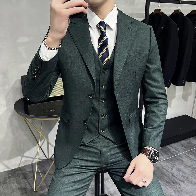 素材 ポリエステル 仕様内容 3点セット：ジャケット＋パンツ+ベスト カラー 写真通り サイズ サイズ表をご参考ください 注意事項 △スパンコールは元々取れやすい素材です。予めご了承ください。 △商品写真はできる限り実物の色に近づけるよう加...