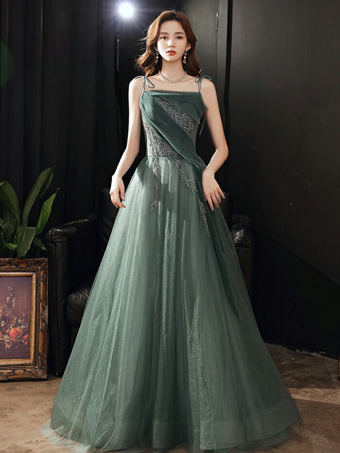 結婚式やお呼ばれ、演奏会、2次会、成人式、謝恩会、ブライダルなどにもピッタリなドレスを多数取り揃えております。&nbsp;体のラインを整える工夫が各所に施され、美しいボディラインがでます。軽くて柔らかい生地は肌にやさしくて、爽やかな着心地に...