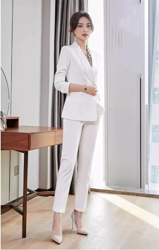 素材 ポリエステル 内容 ジャケット+パンツ カラー 写真参考 サイズ サイズ表をご参照ください 注意事項 △商品写真はできる限り実物の色に近づけるよう加工しておりますが、 お客様が使用するパソコンのモニター設定や部屋の照明により多少色の変...