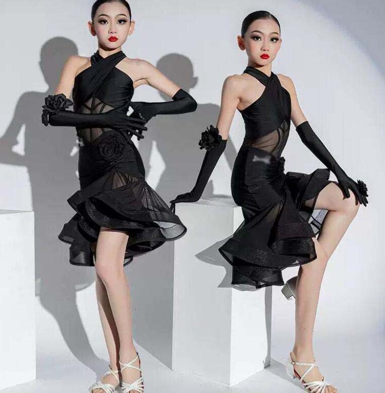 商品名 レディースワンピース 素材 表地：ポリエステル カラー 写真通り 厚さ 普通 柔軟性 普通 伸縮性 なし サイズ(cm) 130　　　身長参考：120-130cm　　　　体重参考：22-35kg 140　　　身長参考：130-140...