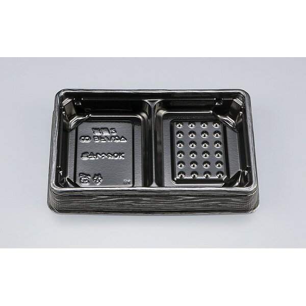【ケース販売】弁当容器　BFハカマ集膳2黒板目本体（1ケース/800枚入）4935168306625 電子レンジ対応のかさばらない容器。 【商品説明】 【規格内容】幅212×奥行139×高さ33mm【材質】BF【色】赤黒金／白【柄】柄付【商...