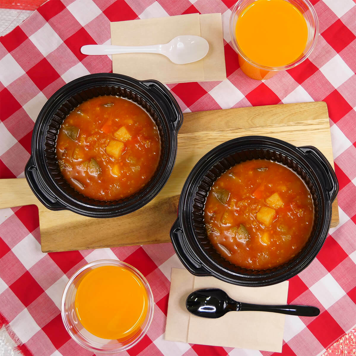 デリバリー＆テイクアウト容器 DLVデリ18−16（60）MSD黒 本体+蓋セット（1セット/50枚入） デリバリー＆テイクアウト専用容器。作りたての美味しさと見た目をキープ。輸送時の容器のズレ・崩れが無い、これまでにない輸送性能抜群の容器...