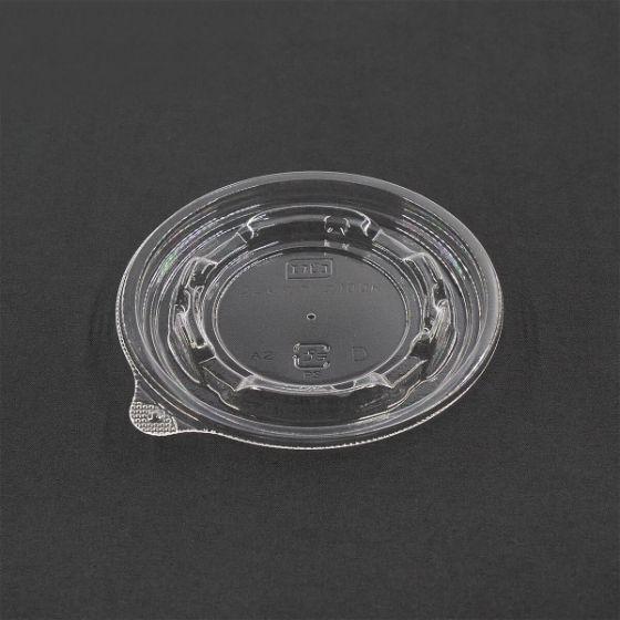 T-DLV丸カップ100内嵌合K蓋（穴有）◇DLV丸カップ100（57）MSD（黒）用の内嵌合透明蓋です。●本体：レンジ不可●材質：OPS●耐熱温度：80℃●サイズ：φ101×9mm　※蓋高さ0mm●入数：30枚